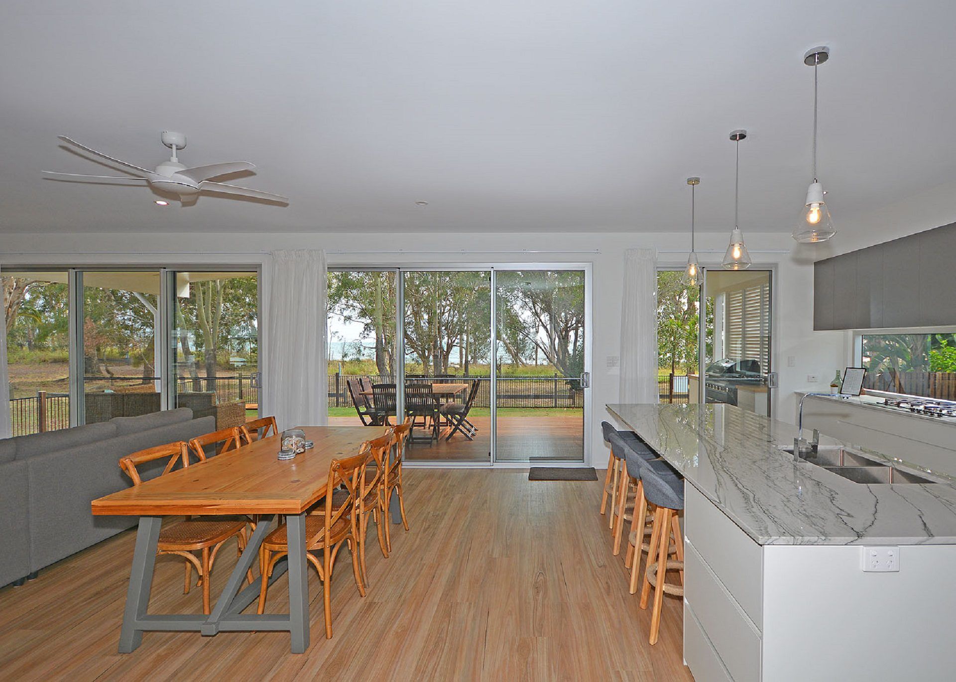 Beachside - Burrum Heads- Beachfront - 3BR- WIFI - Accommodation Burrum ...
